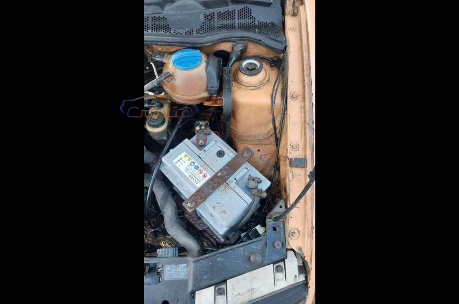 Polo Volkswagen 1995 Faiyum Champagne 6703093 - Car for sale : Hatla2ee