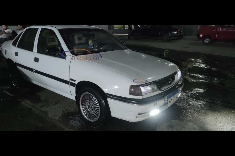 Vectra Opel 1995 Agamy White 6714389 - Car for sale : Hatla2ee