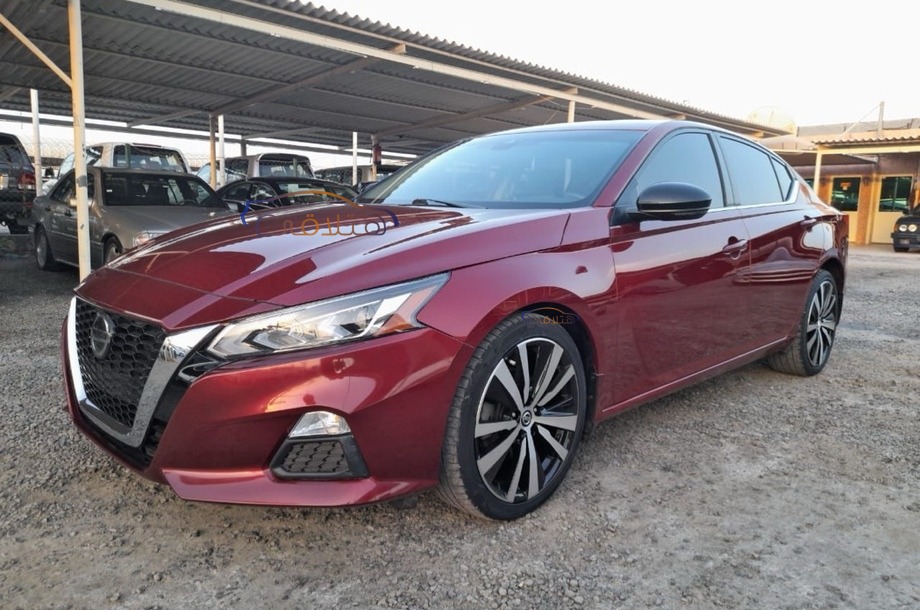 Altima Nissan 2020 Sharjah Red 6731509 - Car for sale : Hatla2ee