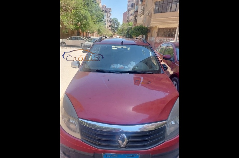 Sandero Step Way Renault 2013 Faiyum Red 6736927 - Car for sale : Hatla2ee