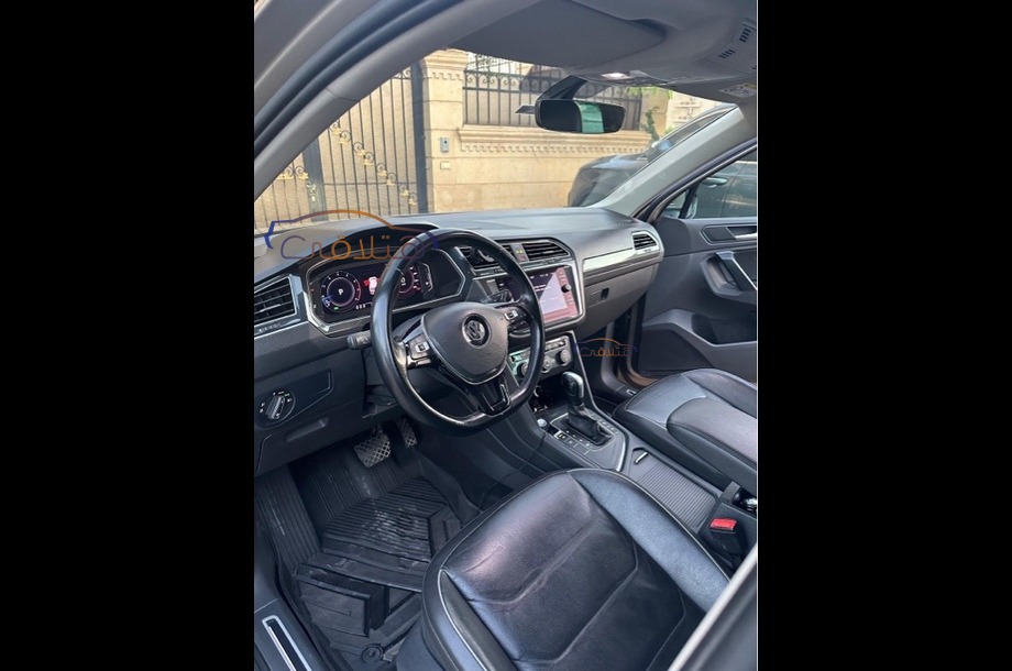 Tiguan Volkswagen 2020 6 October Gold 6739516 - Car for sale : Hatla2ee