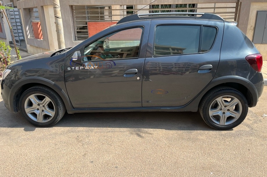 Sandero Step Way Renault 2018 6 October Dark grey 6743954 - Car for ...