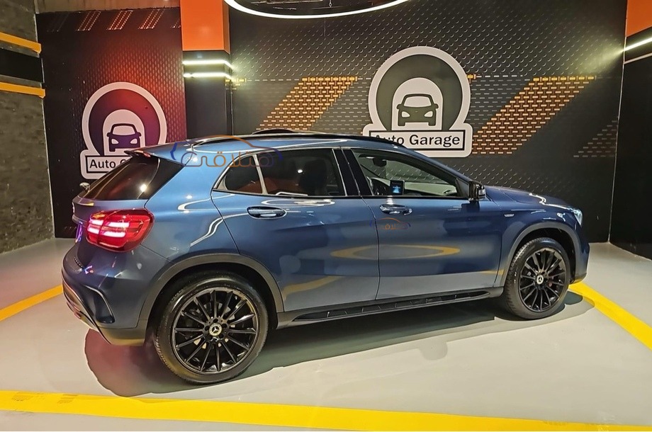 GLA Mercedes 2020 6 October Dark blue 6765868 - Car for sale : Hatla2ee