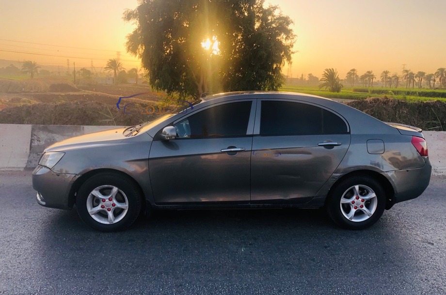 EC7 Geely 2015 Asyut Dark grey 6766061 - Car for sale : Hatla2ee