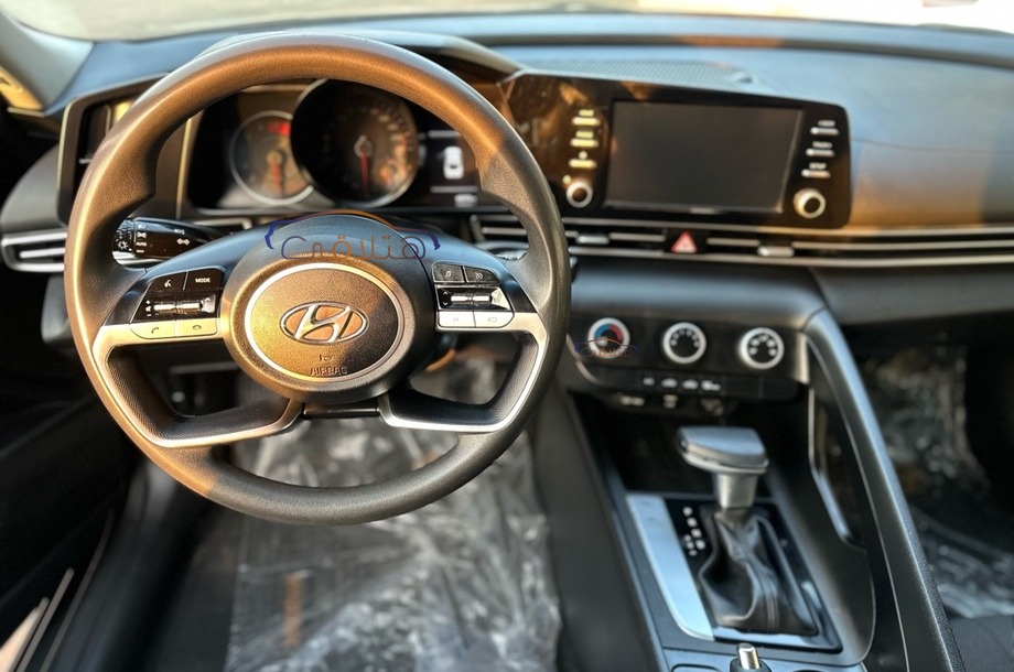 Elantra CN7 Hyundai 2022 Giza Brown 6777026 - Car for sale : Hatla2ee