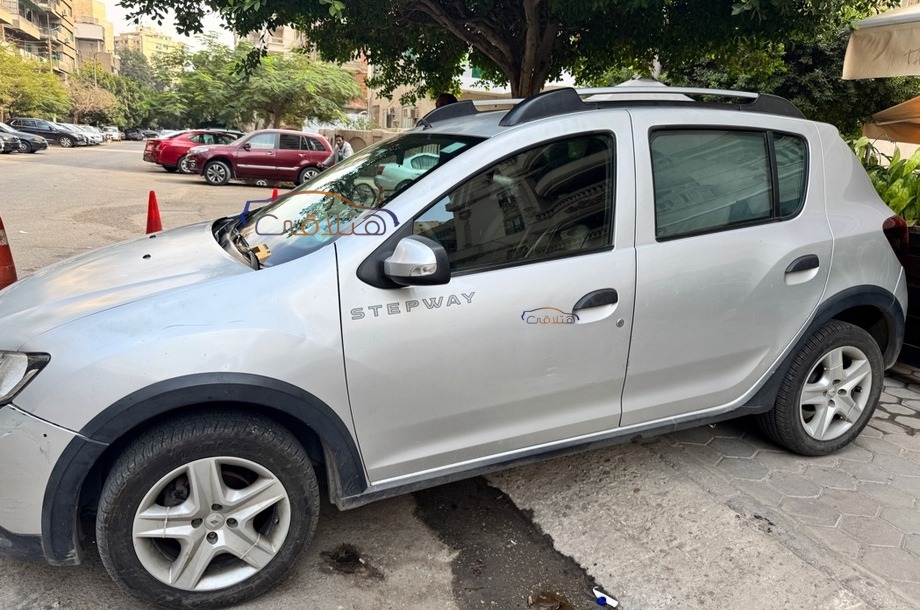Sandero Step Way Renault Heliopolis Silver 6791123 - Car for sale ...