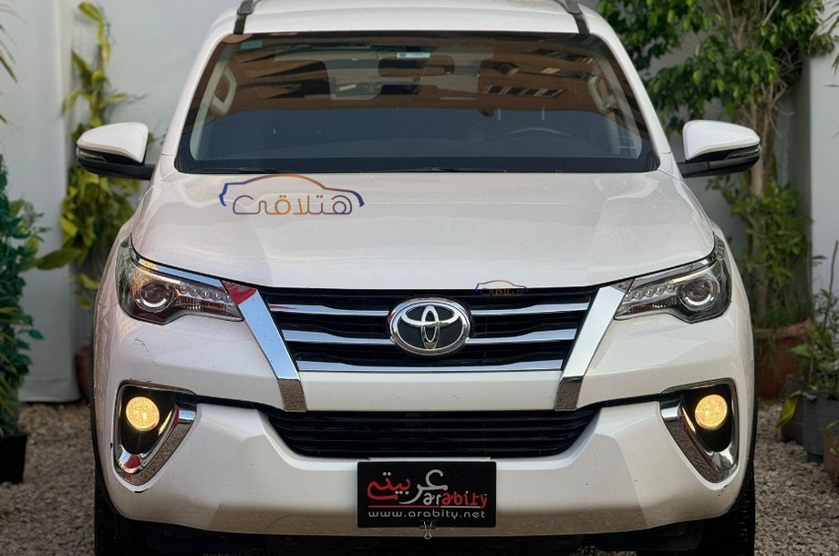 Fortuner Toyota 2021 Heliopolis White 6798309 - Car for sale : Hatla2ee