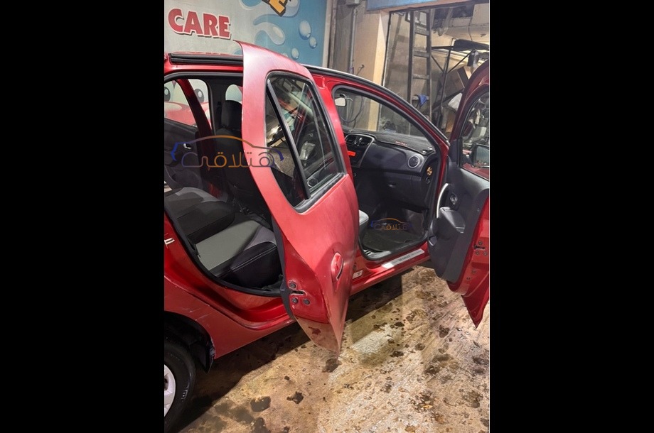 Logan Renault 2016 Ismailia Red 6800776 - Car for sale : Hatla2ee