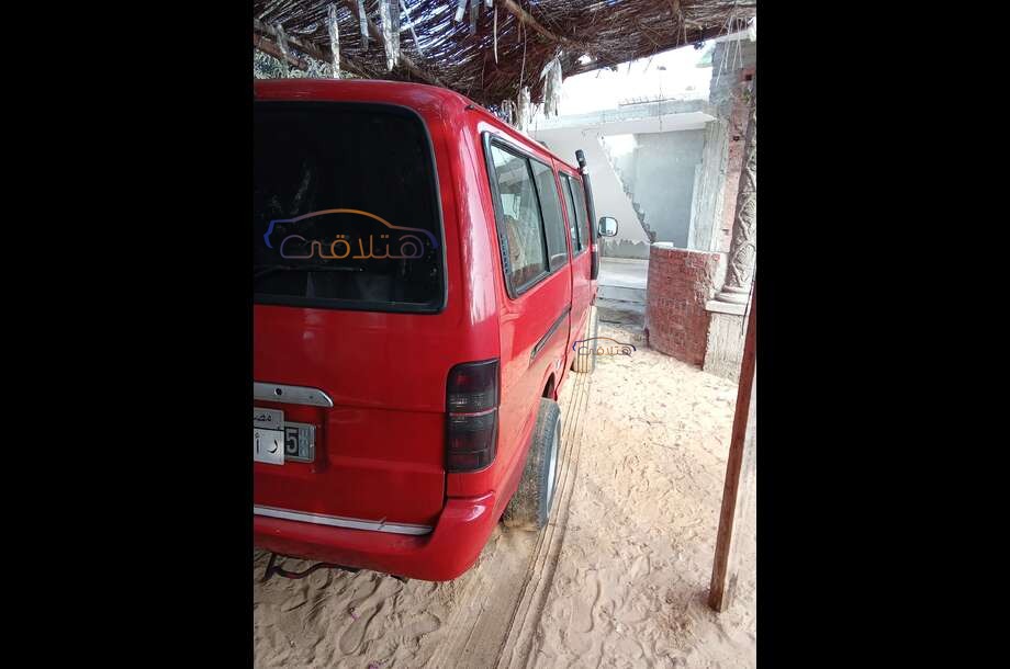 Microbus Toyota 2013 Bilbeis Red 6803056 - Car for sale : Hatla2ee