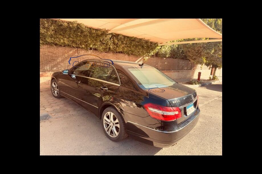 E 300 Mercedes 2011 6 October Black 6810835 - Car for sale : Hatla2ee