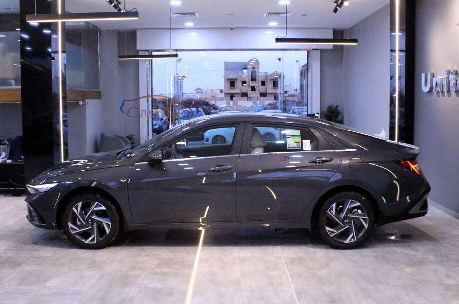 Imported : Elantra CN7 Hyundai 2024 Sheikh Zayed City Dark grey 6818281 - Car for sale : Hatla2ee