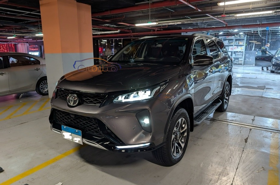 Fortuner Toyota 6 October Dark grey 6827506 - Car for sale : Hatla2ee