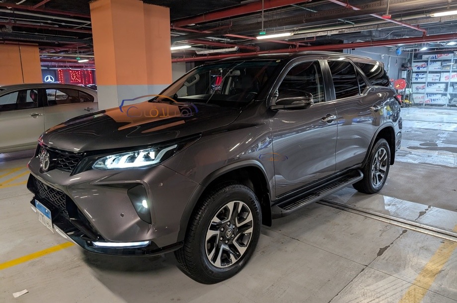 Fortuner Toyota 6 October Dark grey 6827506 - Car for sale : Hatla2ee