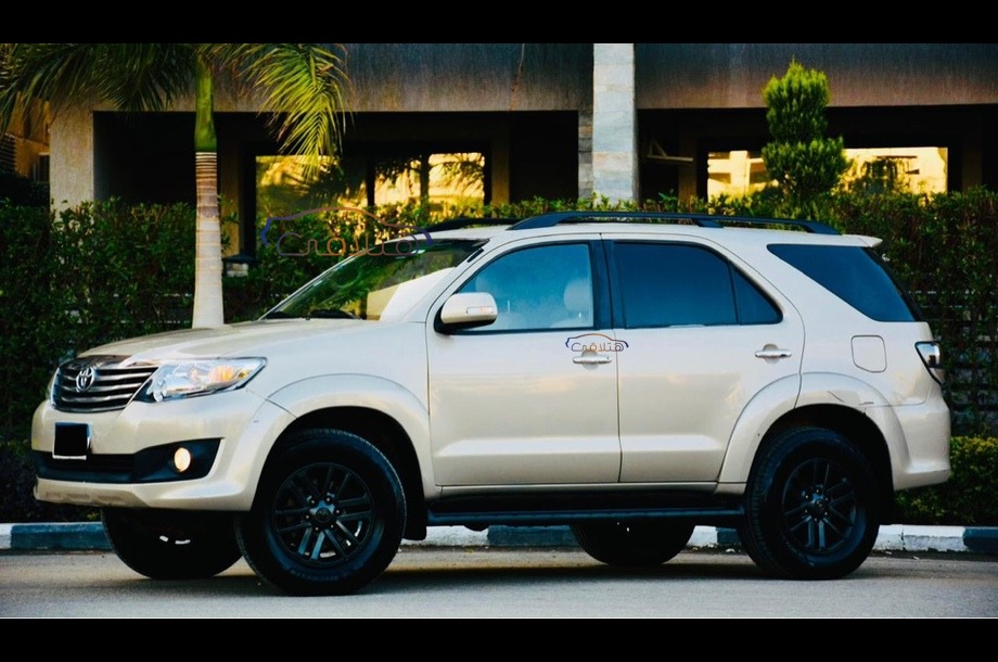 Fortuner Toyota 2017 Maadi Gold 6827824 - Car for sale : Hatla2ee