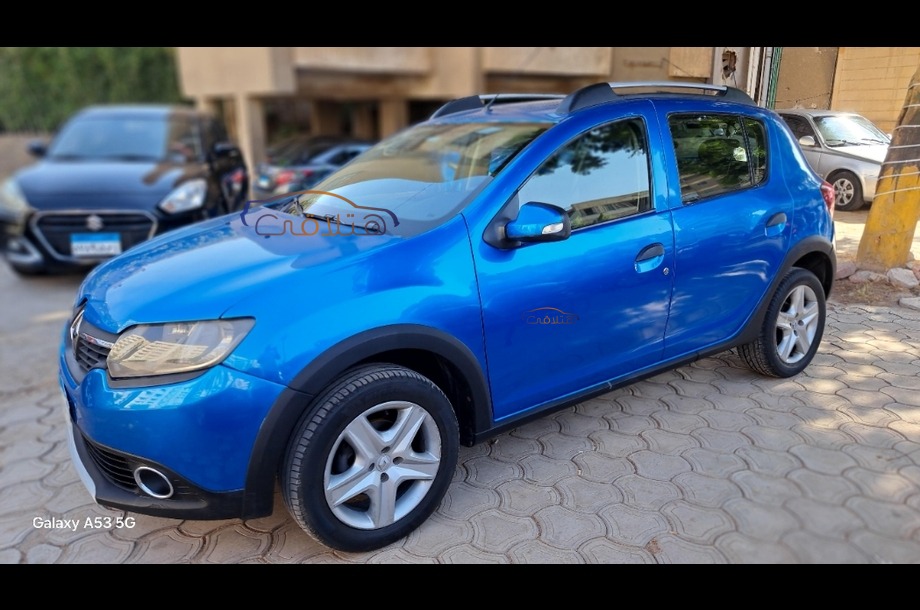 Sandero Step Way Renault 2017 Nasr city Blue 6831101 - Car for sale : Hatla2ee