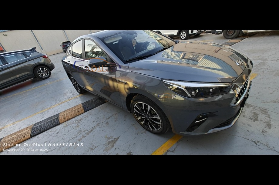 J7 Jac 2022 Red Sea Gray 6833930 - Car for sale : Hatla2ee