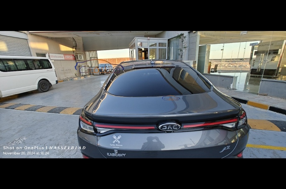 J7 Jac 2022 Red Sea Gray 6833930 - Car for sale : Hatla2ee