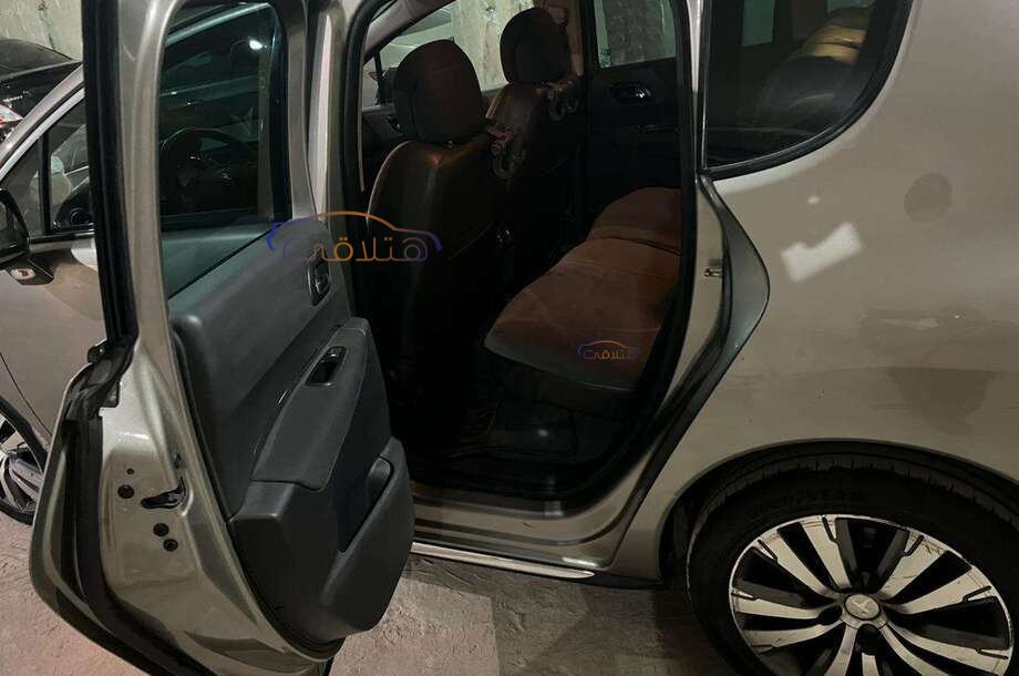 3008 Peugeot 2015 6 October Gold 6854986 - Car for sale : Hatla2ee