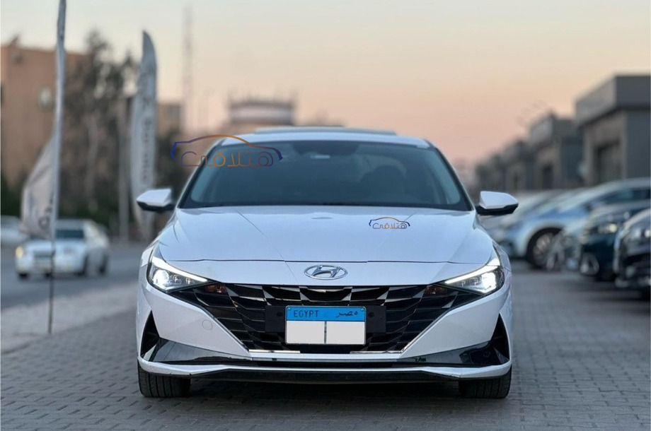 Elantra CN7 Hyundai 2021 Tagamo3 - New Cairo White 6856322 - Car for sale : Hatla2ee
