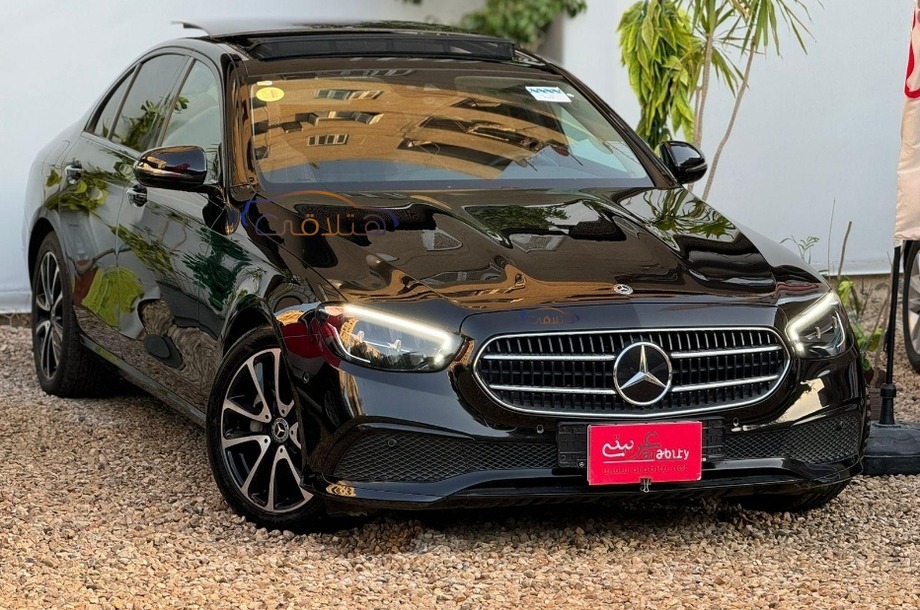 E 200 Mercedes 2021 Heliopolis Black 6863879 - Car for sale : Hatla2ee