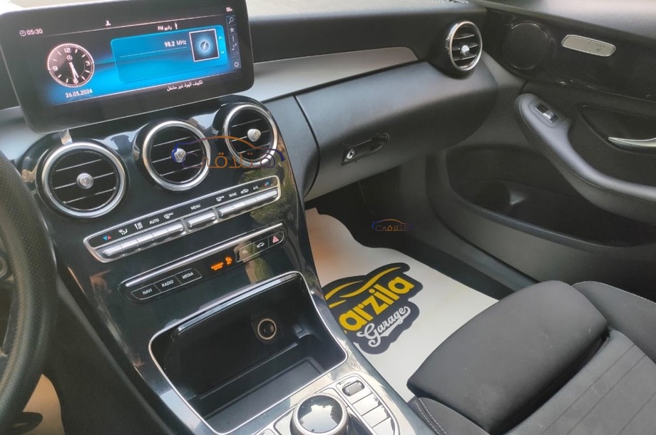 C 200 Mercedes 2019 Giza Dark blue 6867587 - Car for sale : Hatla2ee