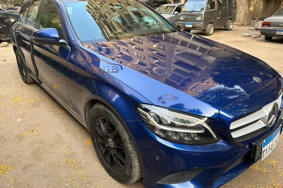 C 200 Mercedes 2019 Giza Dark blue 6867587 - Car for sale : Hatla2ee
