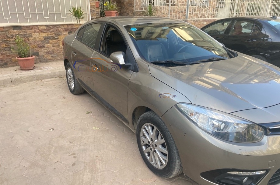 Fluence Renault 2017 Maadi Champagne 6870920 - Car for sale : Hatla2ee