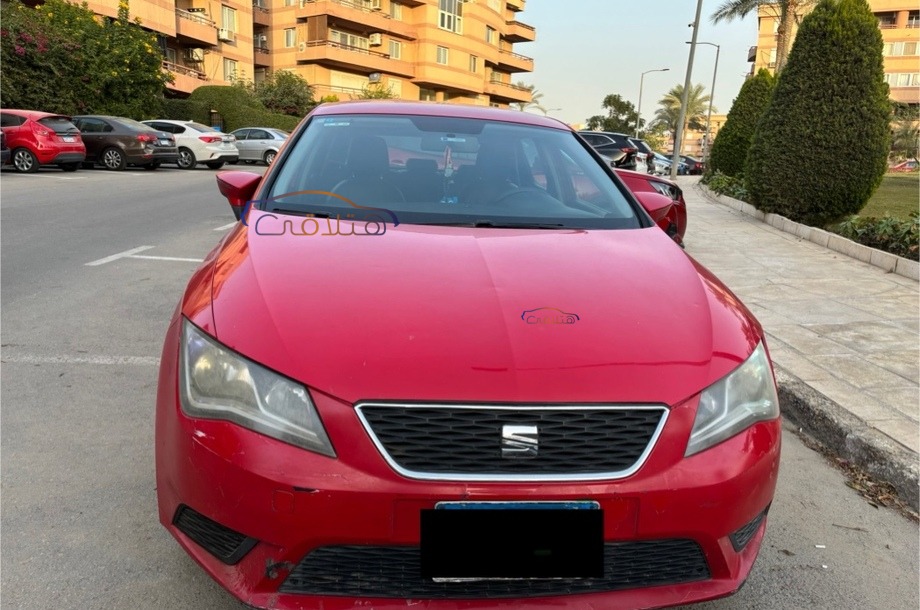 Leon Seat 2015 Tagamo3 - New Cairo Red 6872858 - Car for sale : Hatla2ee