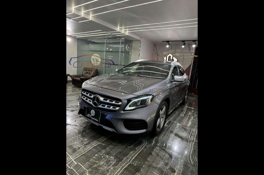 GLA 180 Mercedes 2020 Nasr city Silver 6873674 - Car for sale : Hatla2ee