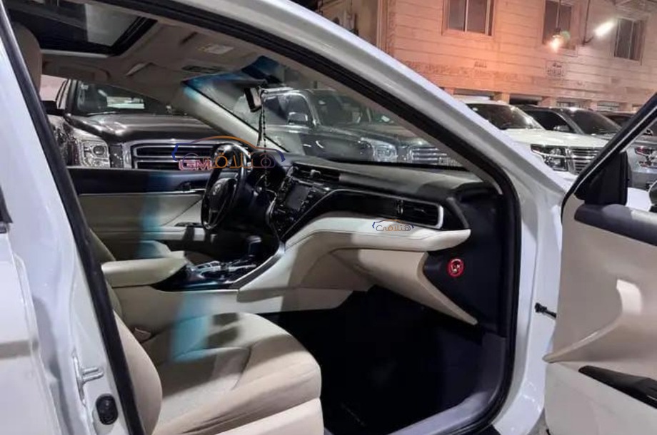 Camry Toyota 2018 Yanbu al Bahr White 6876669 - Car for sale : Hatla2ee