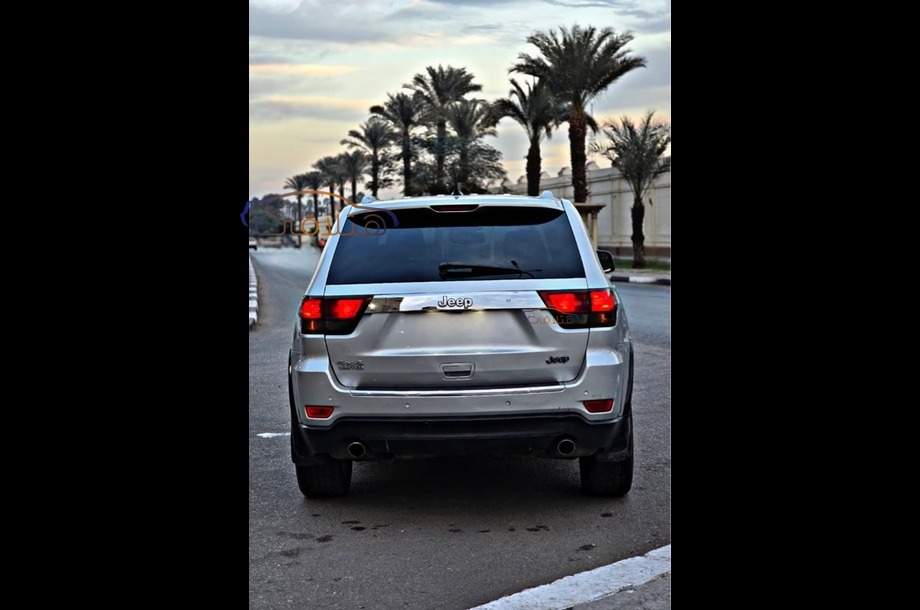 Grand Cherokee Jeep 2012 Cairo Silver 6878753 - Car for sale : Hatla2ee