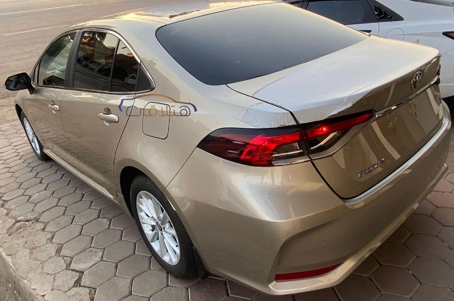 Corolla Toyota 2023 Giza Gold 6881072 - Car for sale : Hatla2ee
