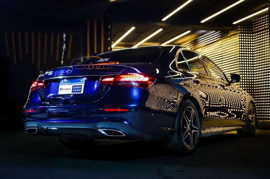 E 200 Mercedes 2022 Cairo Dark blue 6891962 - Car for sale : Hatla2ee