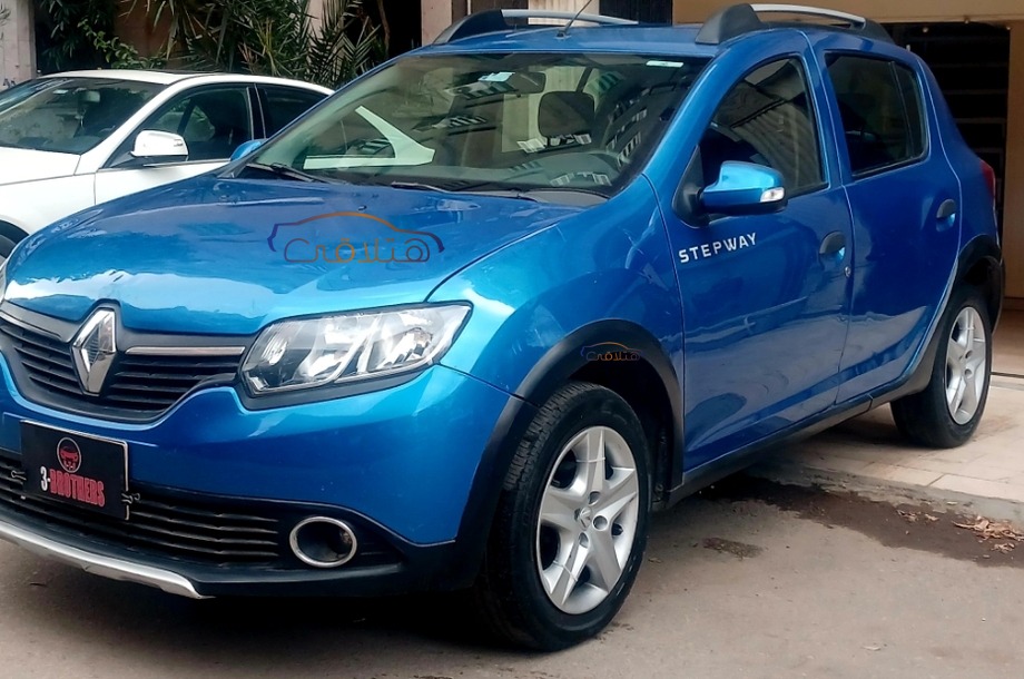 Sandero Step Way Renault 2017 Cairo Blue 6894475 - Car for sale : Hatla2ee