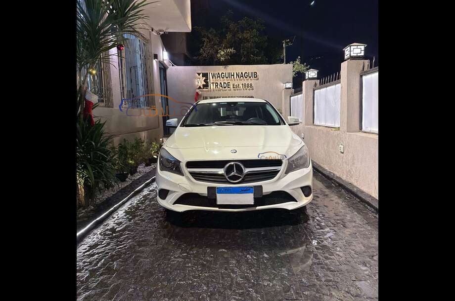 CLA 180 Mercedes 2015 Heliopolis White 6895236 - Car for sale : Hatla2ee