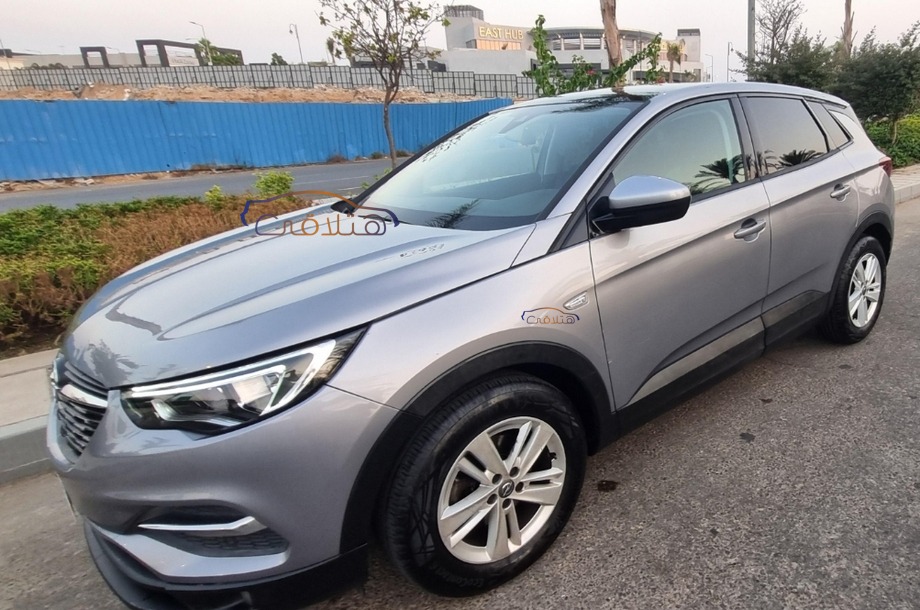Grandland Opel 2018 Madinaty Silver 6896467 - Car for sale : Hatla2ee