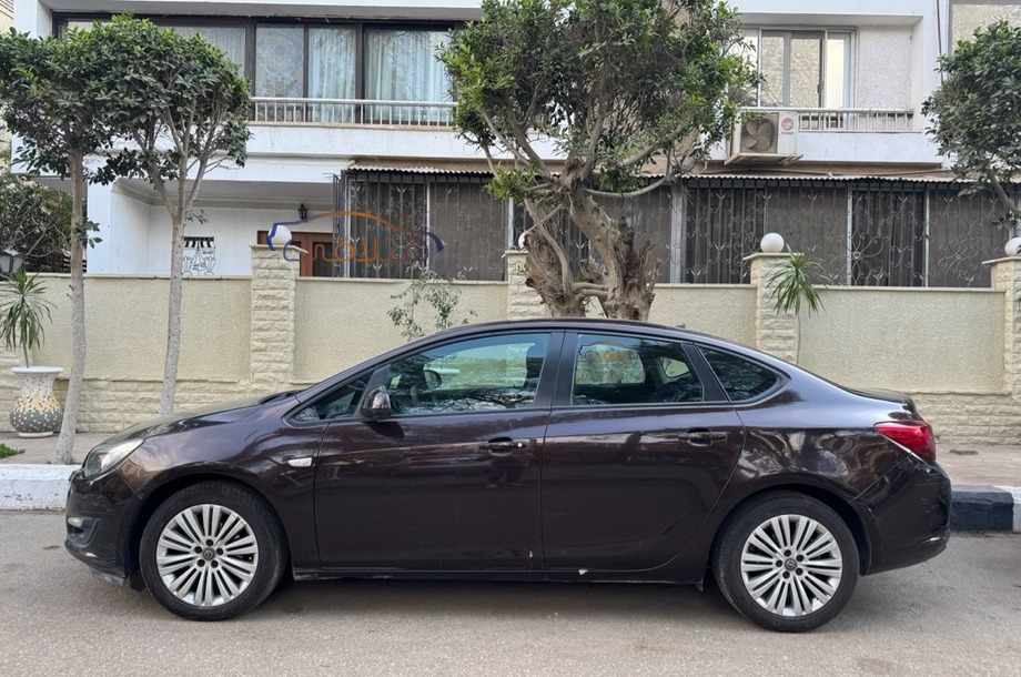 Astra Opel Maadi Dark red 6898387 - Car for sale : Hatla2ee