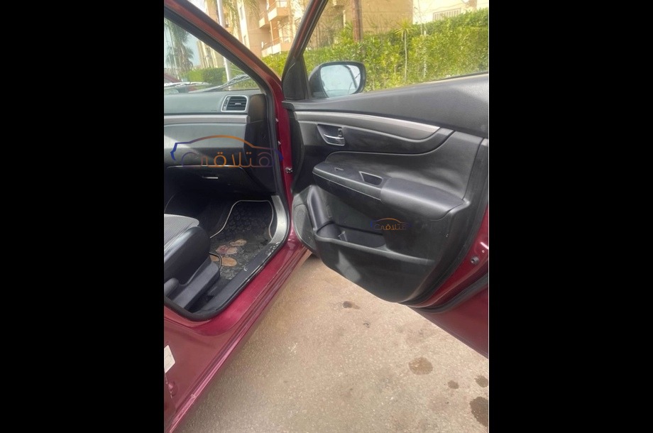 Ciaz Suzuki 2015 6 October Dark red 6900109 - Car for sale : Hatla2ee