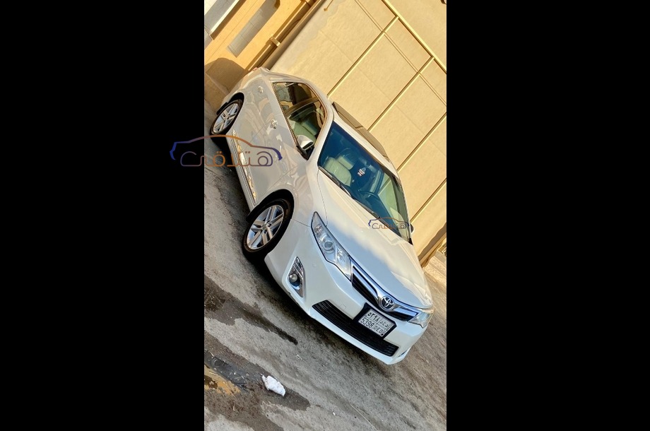 Camry Toyota 2014 Yanbu al Bahr White 6903028 - Car for sale : Hatla2ee