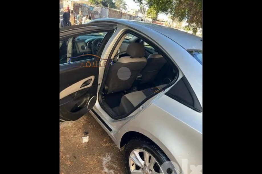 Cruze Chevrolet 2015 Rosetta Silver 6904410 - Car for sale : Hatla2ee