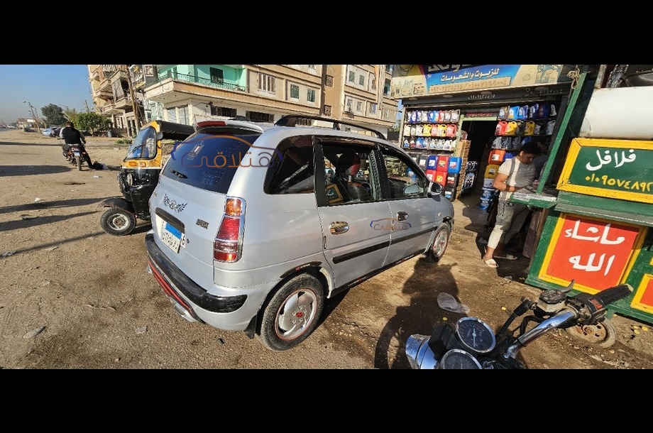 Matrix Hyundai 2002 Bilbeis Silver 6904786 - Car for sale : Hatla2ee
