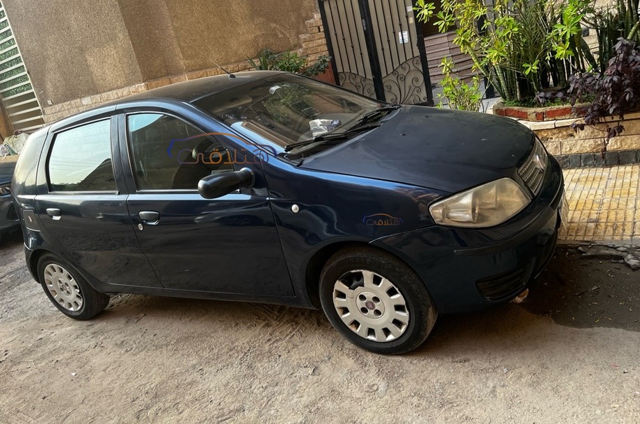 Punto Fiat 2010 Sheraton Dark blue 6906296 - Car for sale : Hatla2ee