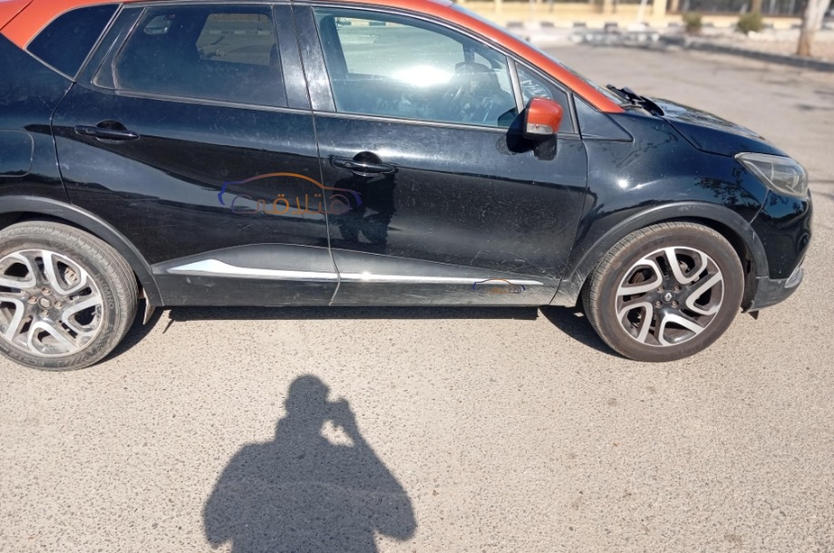 Captur Renault 2016 Ismailia Black 6910031 - Car for sale : Hatla2ee