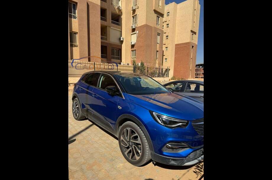 Grandland Opel 2018 6 October Blue 6910538 - Car for sale : Hatla2ee
