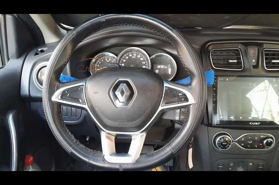 Sandero Step Way Renault 2023 Maadi Silver 6910561 - Car for sale ...