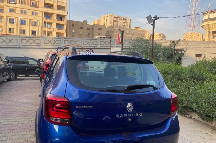 Sandero Step Way Renault 2021 Cairo Blue 6913794 - Car for sale : Hatla2ee