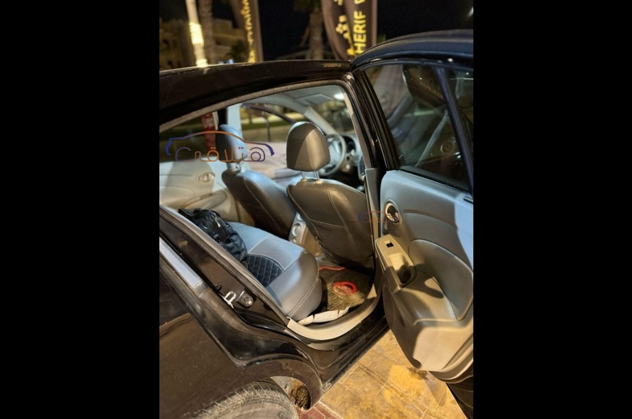 Sunny Nissan 2015 Borg el arab Black 6916151 - Car for sale : Hatla2ee