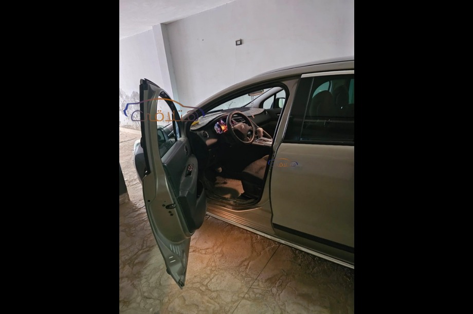 3008 Peugeot 2017 Mokattam Gold 6919589 - Car for sale : Hatla2ee