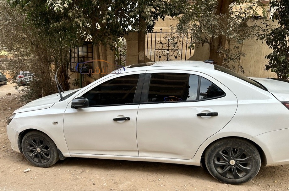 Optra Chevrolet 2016 Giza White 6921174 - Car for sale : Hatla2ee