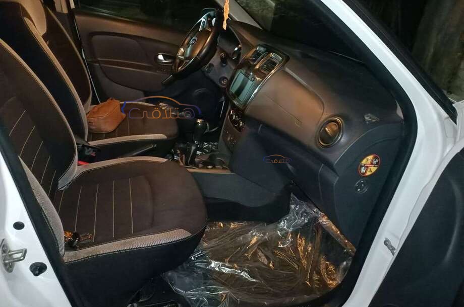 Sandero Step Way Renault 2020 Giza White 6921502 - Car for sale : Hatla2ee